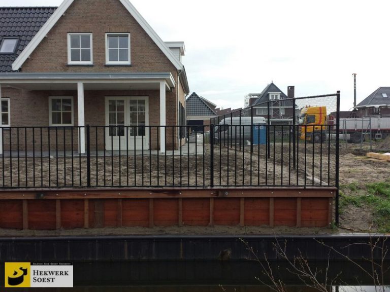 Spijlenhekwerk met Ronde Spijlen Kopen? - Hekwerk Soest B.V.