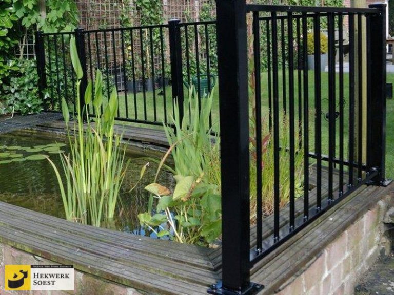 Spijlenhekwerk met Ronde Spijlen Kopen? - Hekwerk Soest B.V.